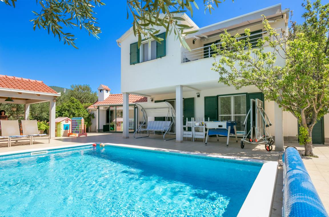 77 M² House ∙ 3 Bedrooms ∙ 8 Guests - Trogir