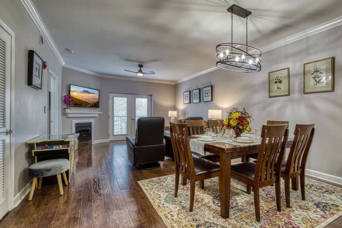 Apartment ∙ 2 Bedrooms ∙ 6 Guests - Pigeon Forge, TN