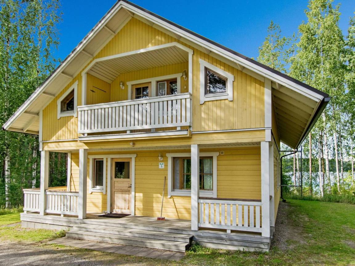 105 M² Talo ∙ 3 Makuuhuonetta ∙ 8 Vierasta - Saarijärvi