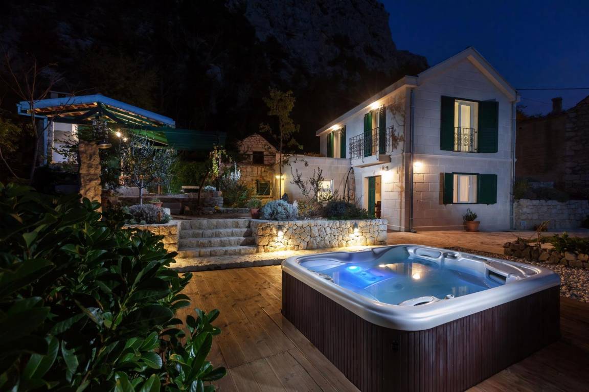 Villa ∙ 2 Schlafzimmer ∙ 4 Gäste - Makarska