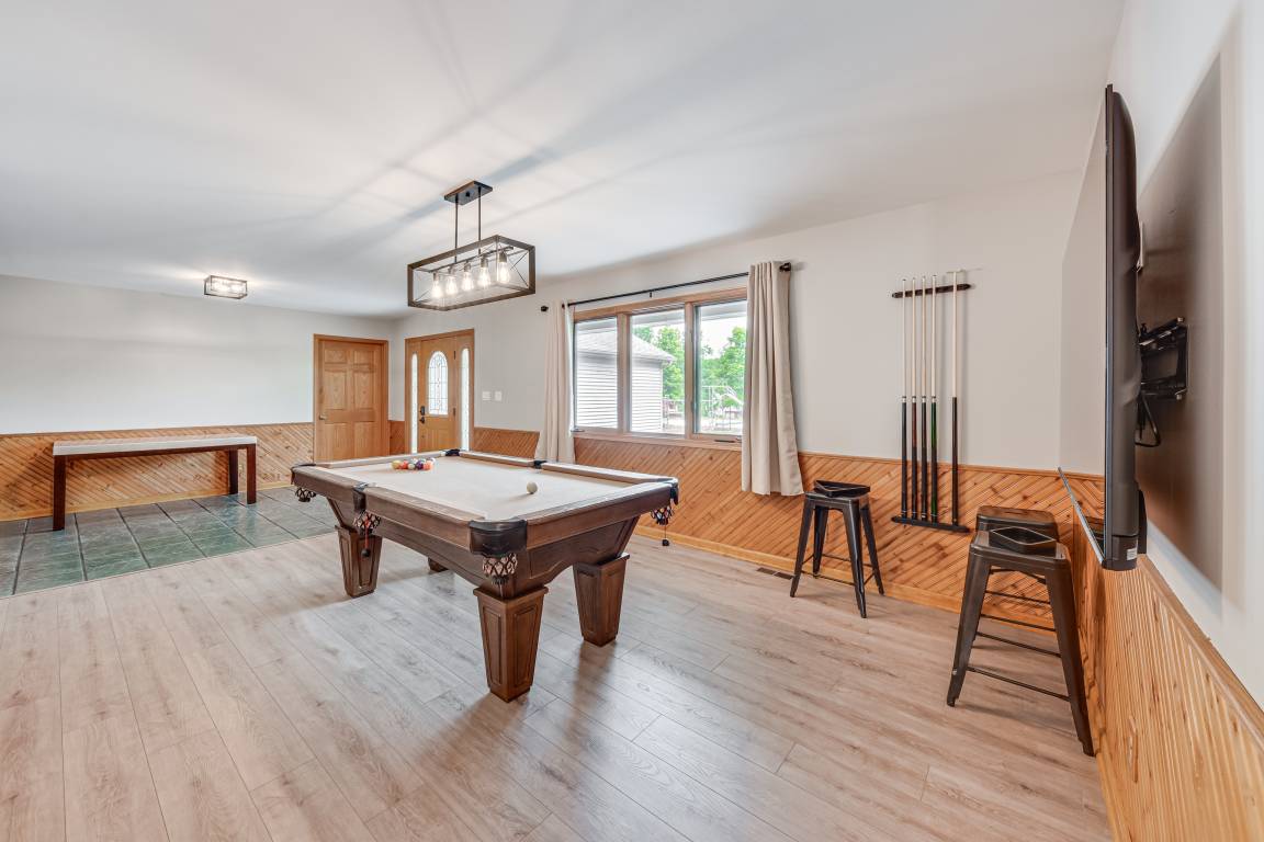 232 M² Apartment ∙ 4 Bedrooms ∙ 8 Guests - Fox Lake, IL