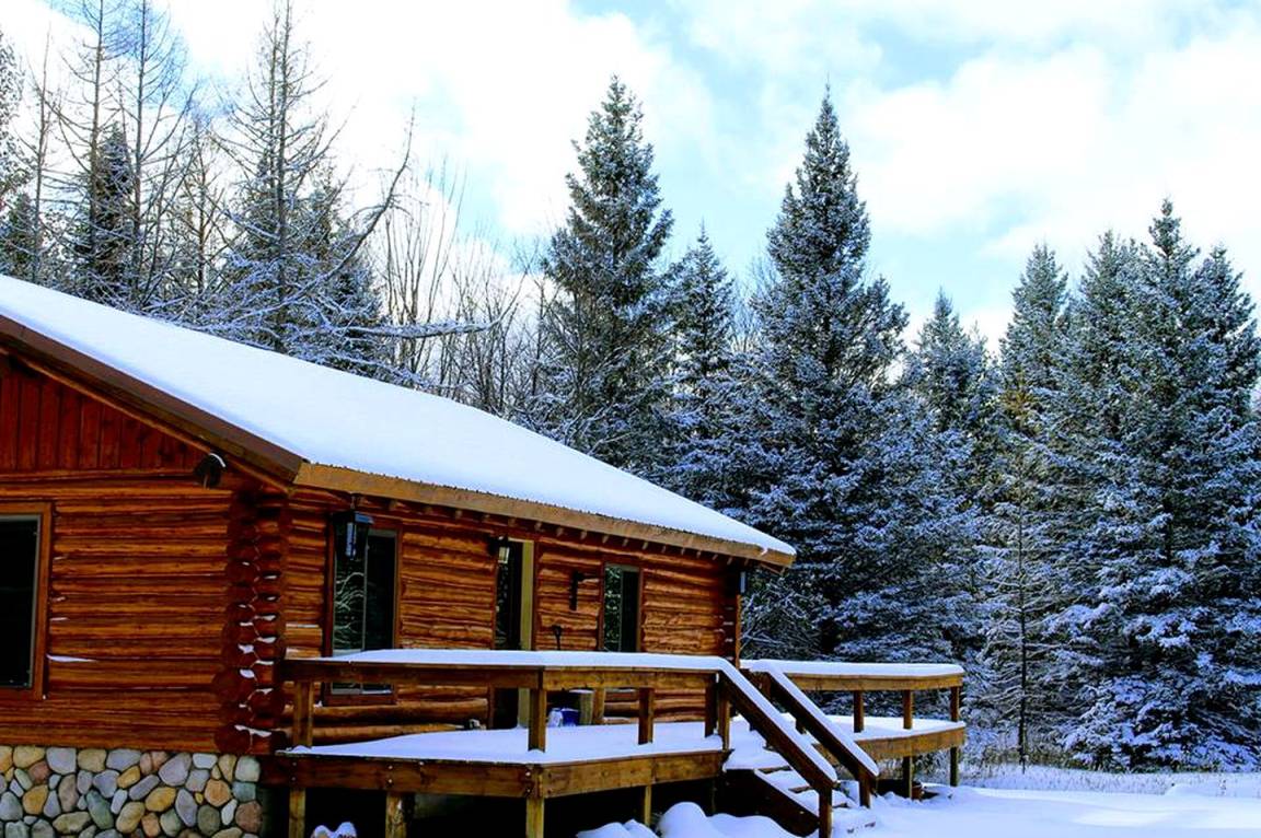 House ∙ 5 Bedrooms ∙ 16 Guests - Munising, MI