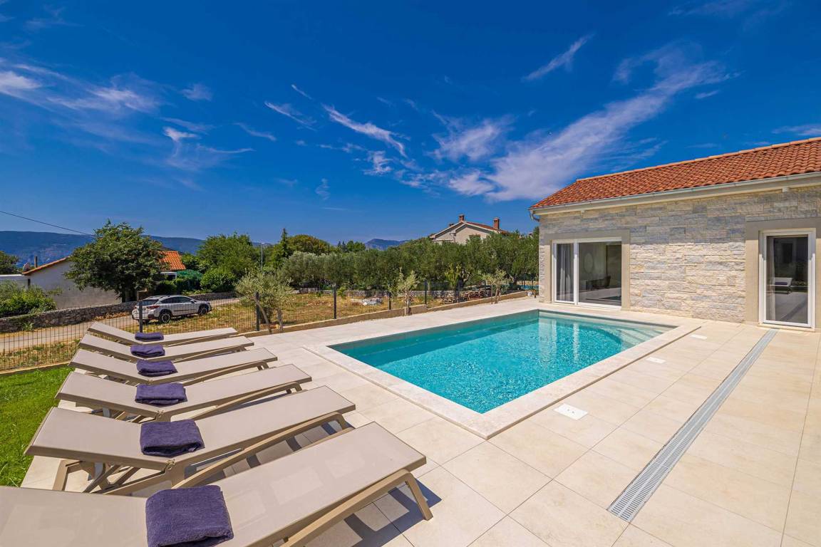 142 M² Villa ∙ 3 Bedrooms ∙ 8 Guests - Krk Island