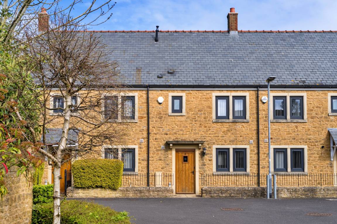 90 M² House ∙ 2 Bedrooms ∙ 4 Guests - Yeovil