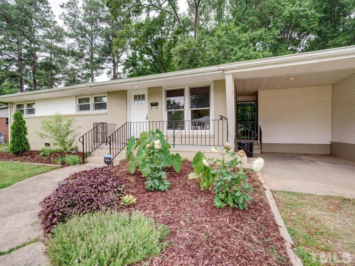 95 M² House ∙ 3 Bedrooms ∙ 7 Guests - Durham, NC