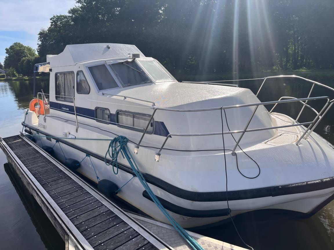 27 M² Péniche ∙ 1 Chambre ∙ 5 Personnes - Nièvre