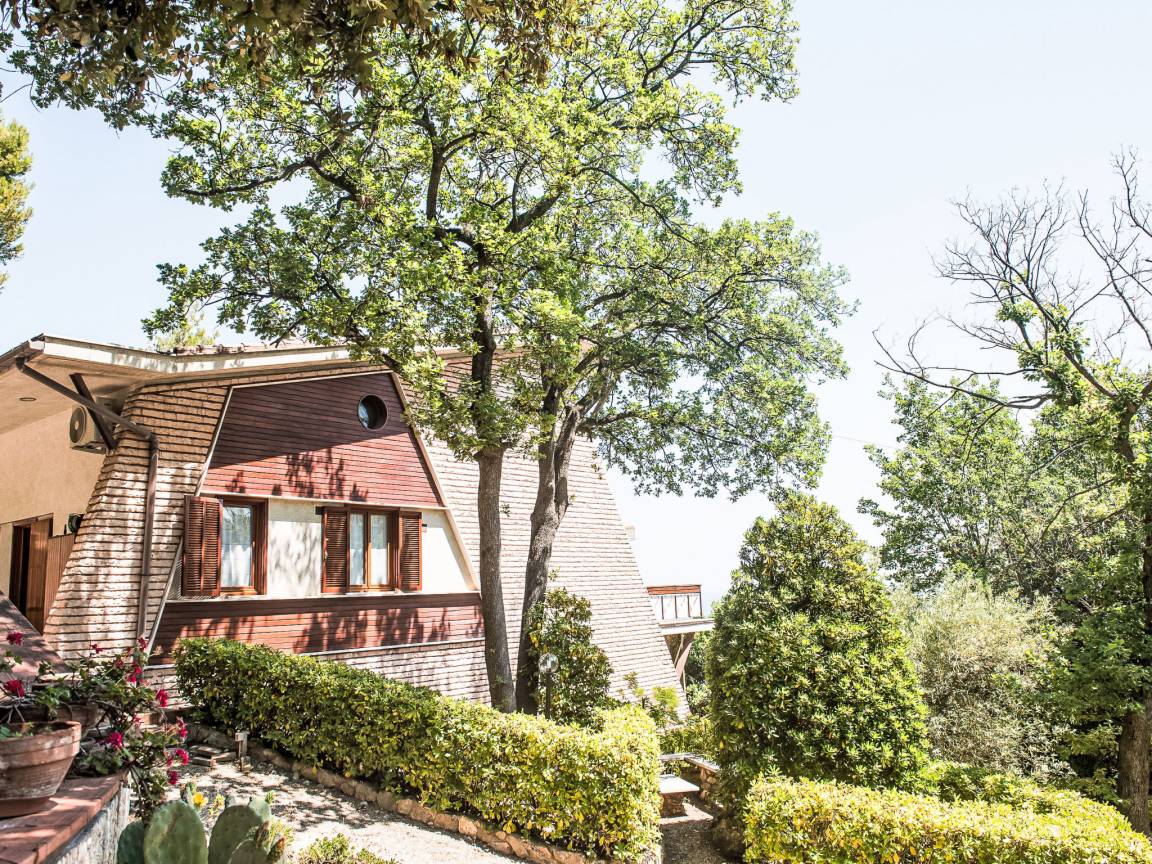 250 M² Talo ∙ 5 Makuuhuonetta ∙ 9 Vierasta - Ancona