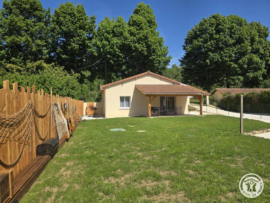 70 M² Gîte ∙ 3 Chambres ∙ 6 Personnes - Dordogne