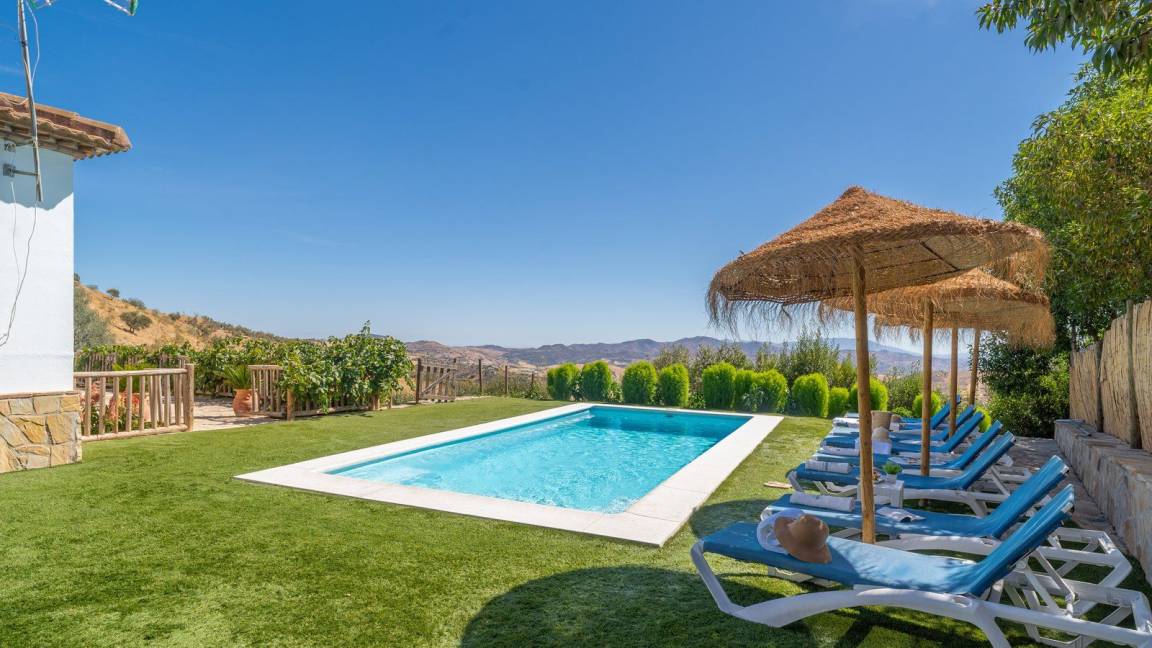 250 M² House ∙ 4 Bedrooms ∙ 8 Guests - Antequera