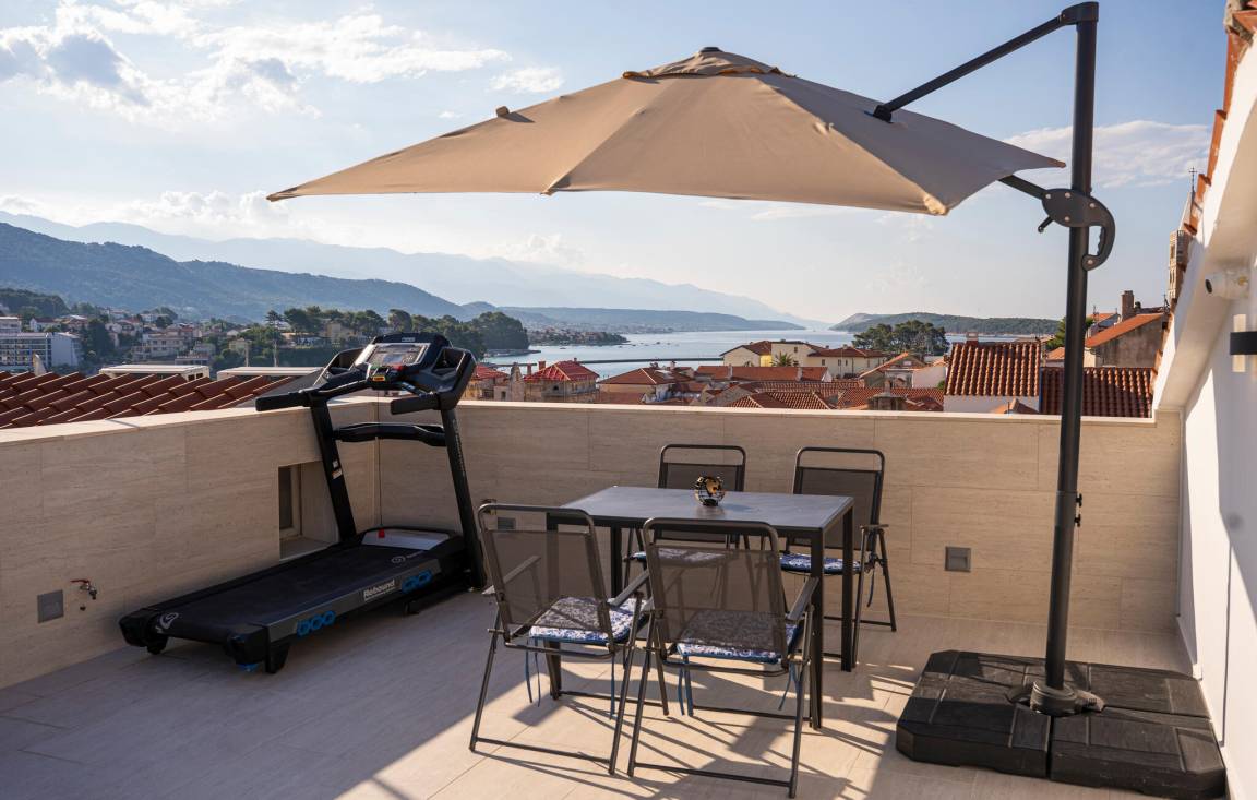200 M² Maison De Vacances ∙ 5 Chambres ∙ 9 Personnes - Rab