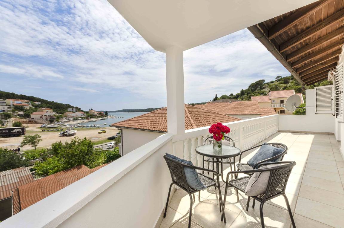 60 M² Apartment ∙ 2 Bedrooms ∙ 4 Guests - Jezera