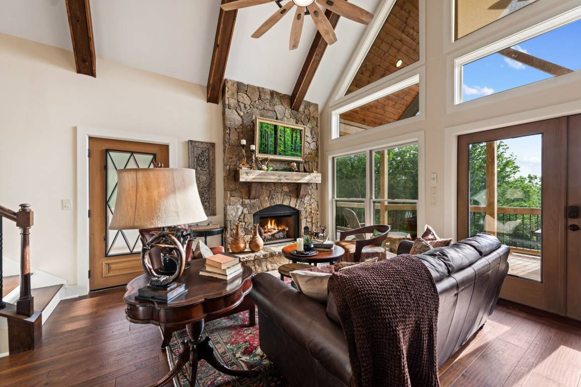 Cabin ∙ 2 Bedrooms ∙ 5 Guests - Jasper, GA