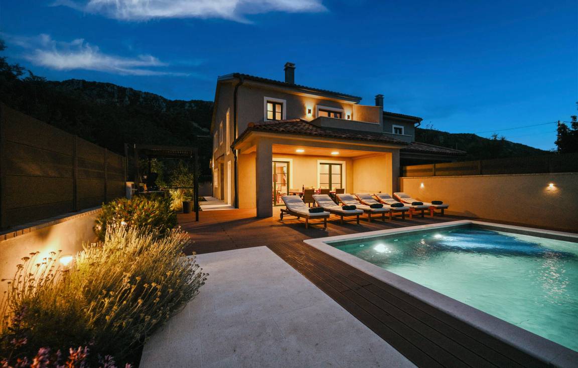106 M² Maisonette ∙ 3 Bedrooms ∙ 6 Guests - Novi Vinodolski