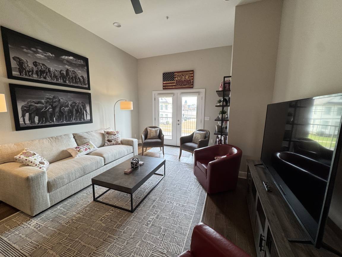 Condo ∙ 2 Bedrooms ∙ 6 Guests - Tuscaloosa, AL