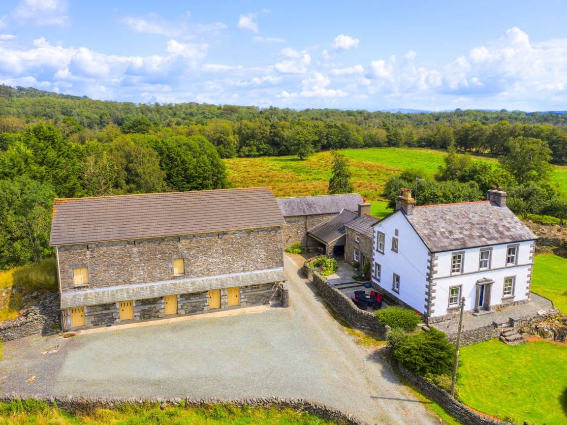Cottage ∙ 6 Bedrooms ∙ 13 Guests - Grange-over-Sands