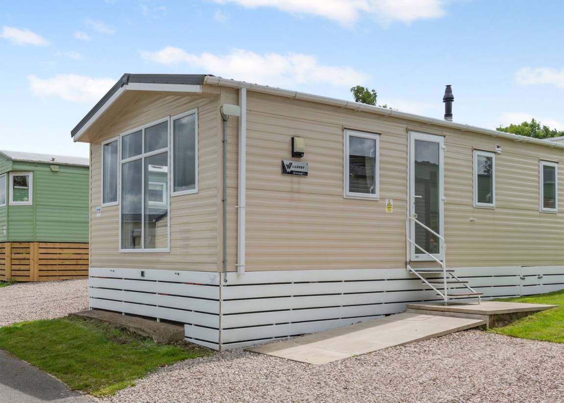 Caravan ∙ 3 Bedrooms ∙ 8 Guests - Walton-on-the-Naze