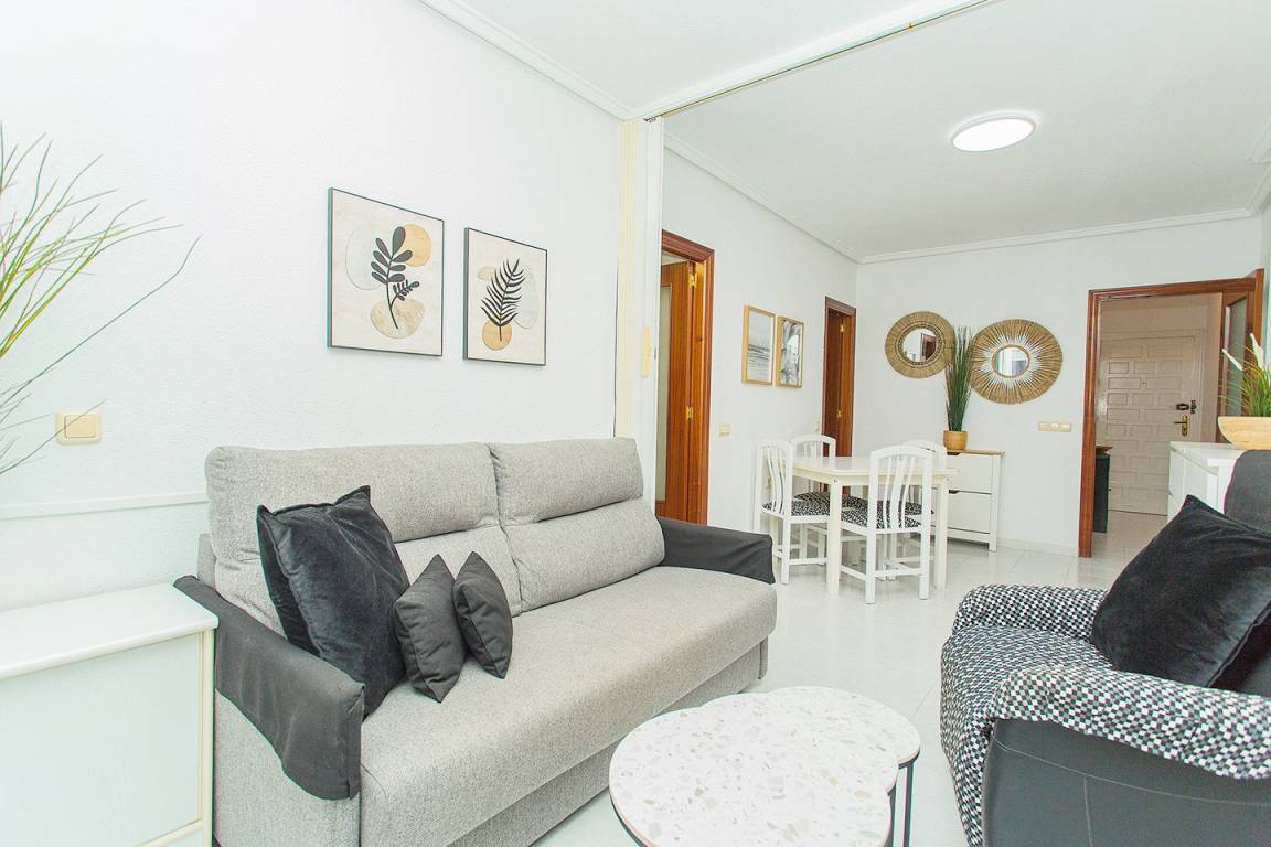 58 M² Huoneisto ∙ 1 Makuuhuone ∙ 4 Vierasta - Torrevieja