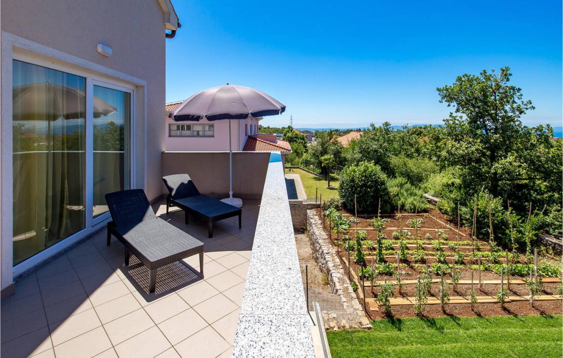 92 M² Apartamento ∙ 2 Habitaciones ∙ 4 Huéspedes - Rijeka