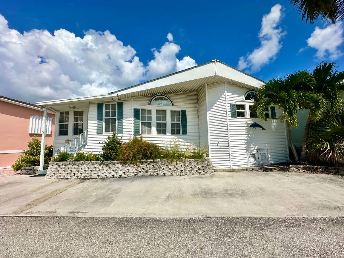 House ∙ 2 Bedrooms ∙ 4 Guests - Stuart, FL