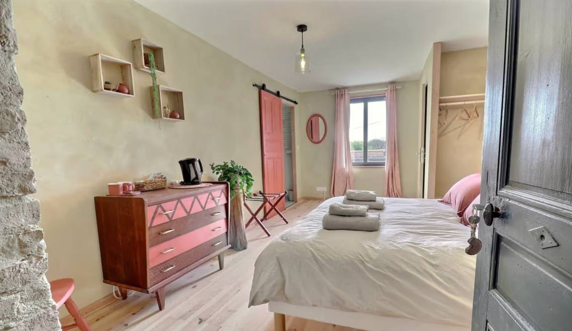20 M² Chambre D'hôtes ∙ 1 Chambre ∙ 2 Personnes - Vallon-Pont-d'Arc
