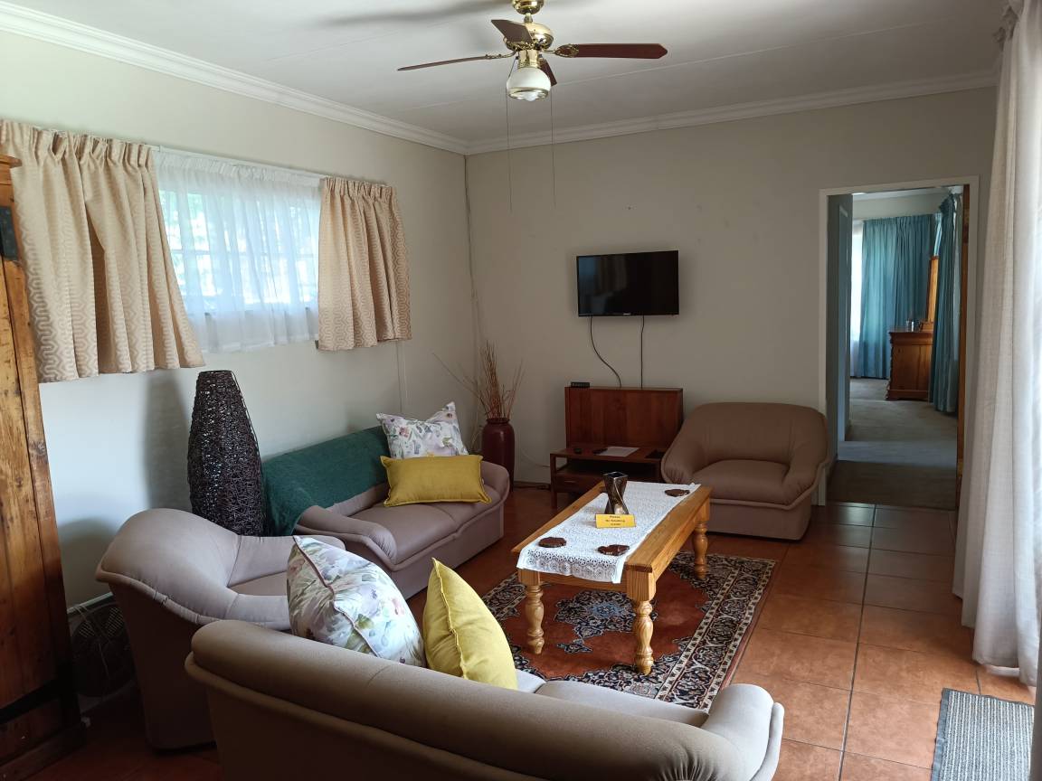100 M² Apartment ∙ 2 Bedrooms ∙ 4 Guests - Randburg