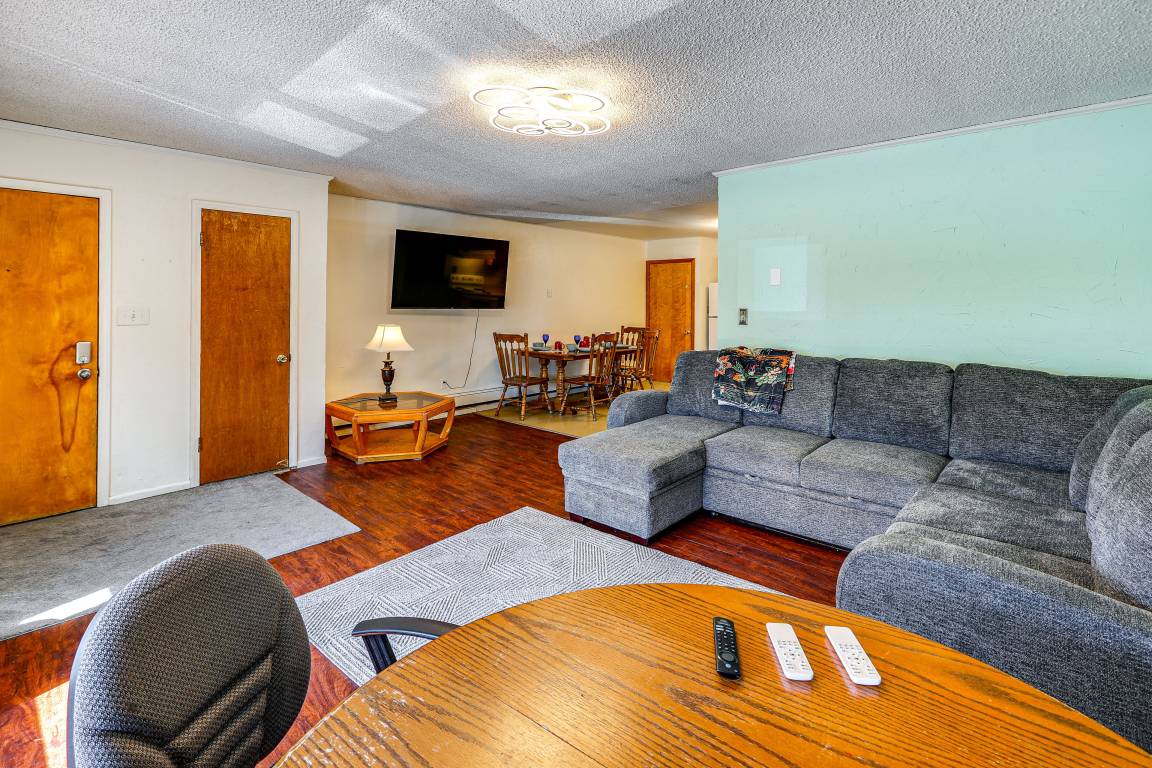 102 M² Apartment ∙ 2 Bedrooms ∙ 6 Guests - Alaska