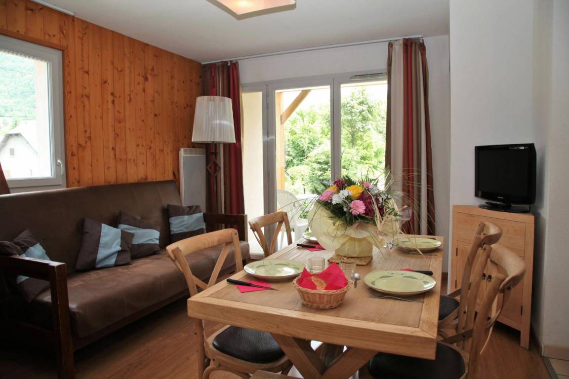 38 M² Huoneisto ∙ 2 Makuuhuonetta ∙ 6 Vierasta - Luz-Saint-Sauveur