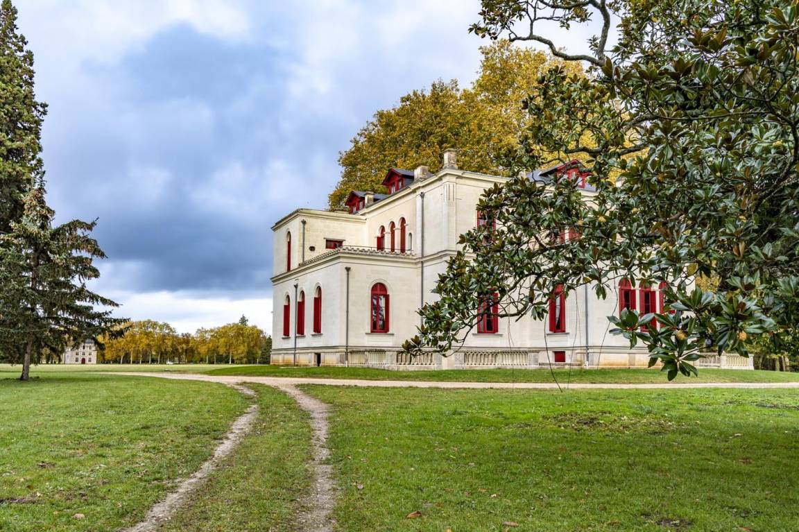 700 M² Maison De Vacances ∙ 5 Chambres ∙ 13 Personnes - Indre-et-Loire
