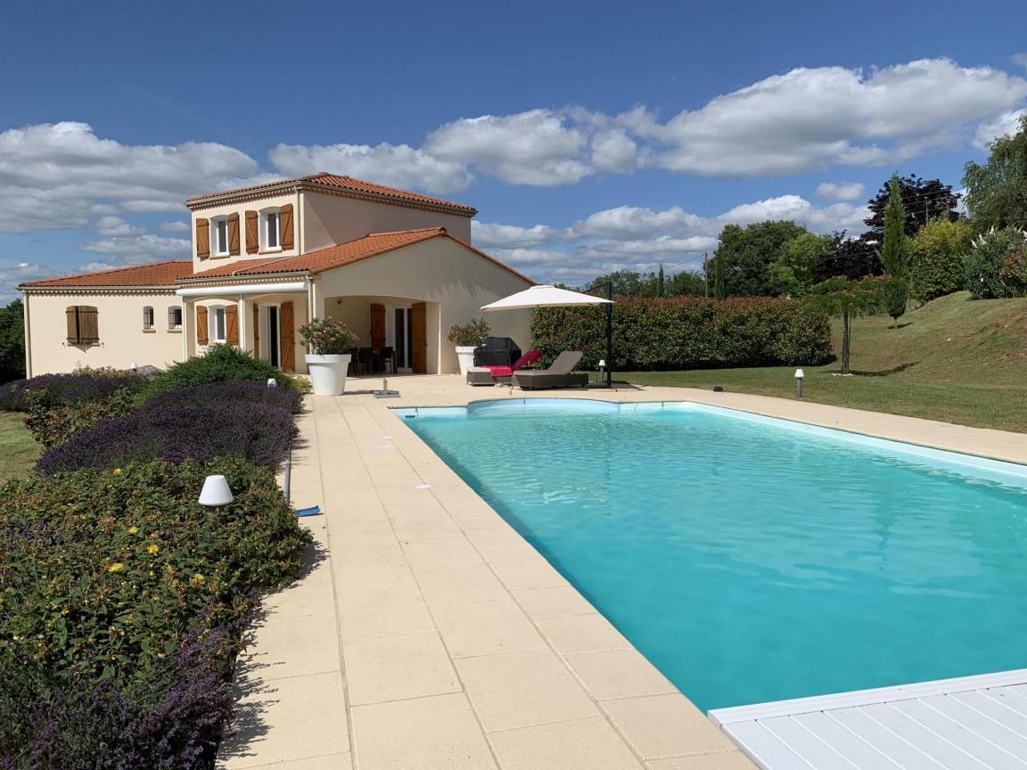 200 M² House ∙ 3 Bedrooms ∙ 6 Guests - Cahors