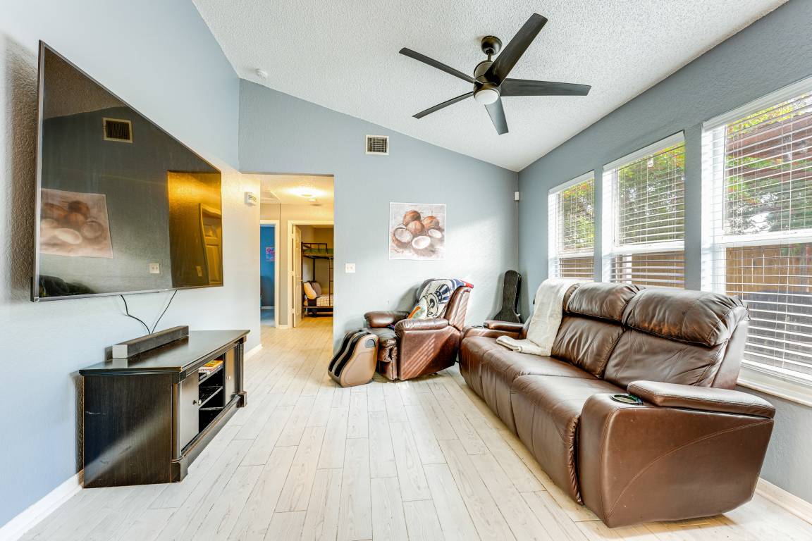 98 M² House ∙ 3 Bedrooms ∙ 7 Guests - Dunedin, FL