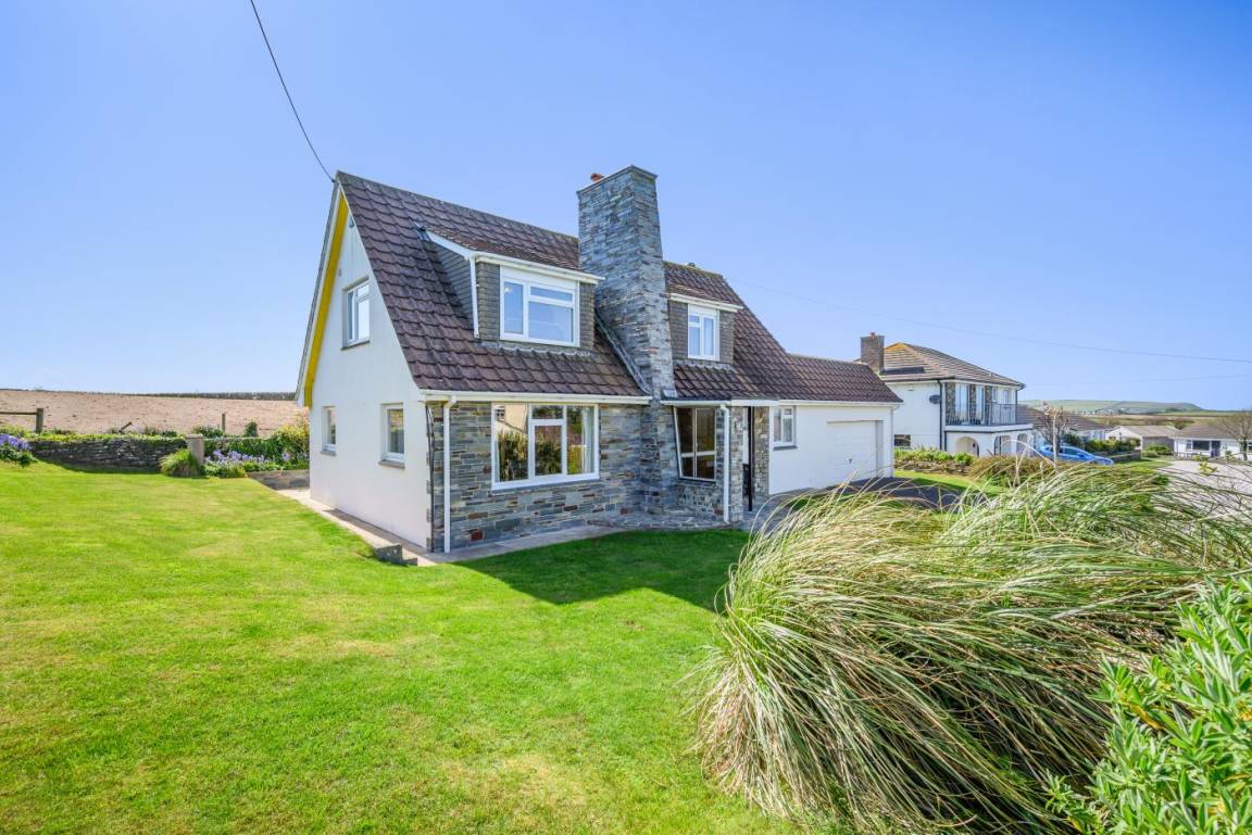 Cottage ∙ 4 Bedrooms ∙ 8 Guests - Padstow