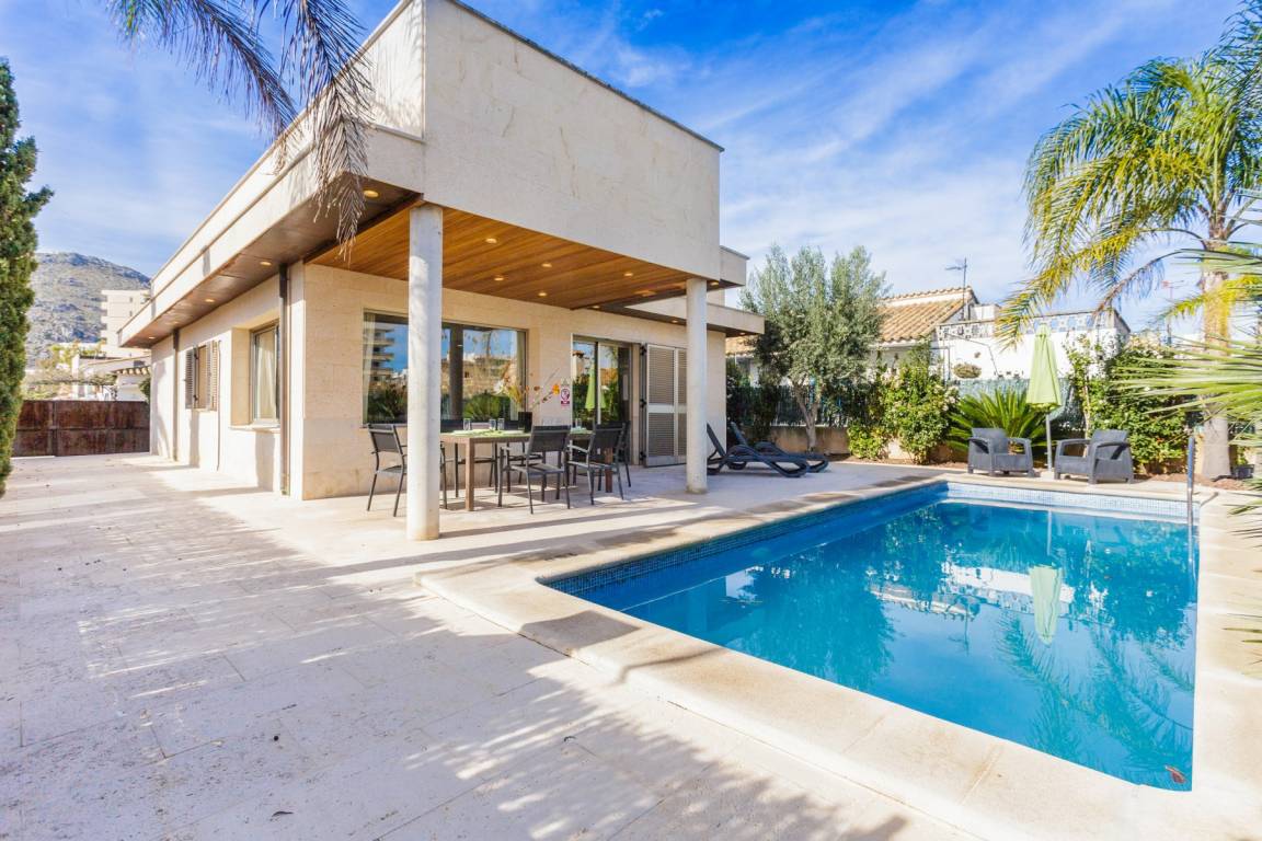 160 M² Villa ∙ 4 Bedrooms ∙ 8 Guests - Alcúdia