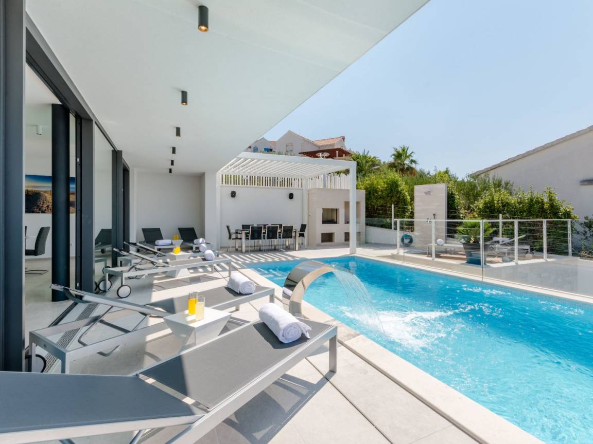 620 M² House ∙ 6 Bedrooms ∙ 16 Guests - Croatia