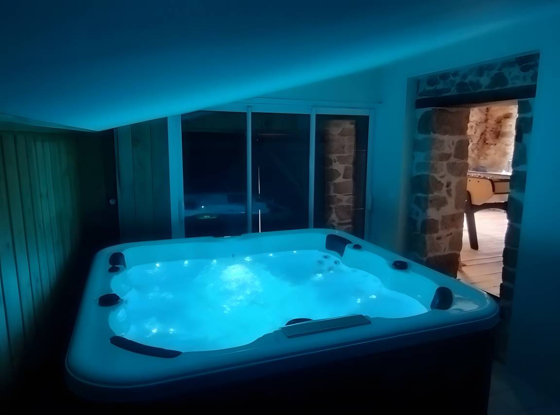 144 M² Maison De Vacances ∙ 5 Chambres ∙ 15 Personnes - Chantonnay