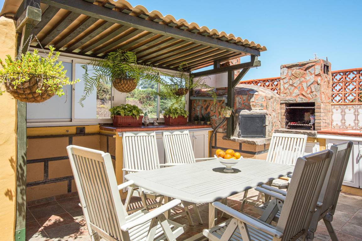 102 M² Finca ∙ 2 Bedrooms ∙ 4 Guests - Moya