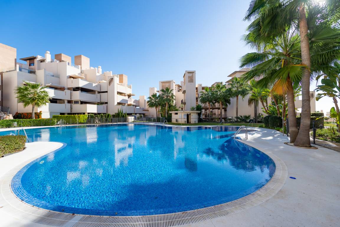 140 M² Apartamento ∙ 3 Habitaciones ∙ 6 Huéspedes - Estepona