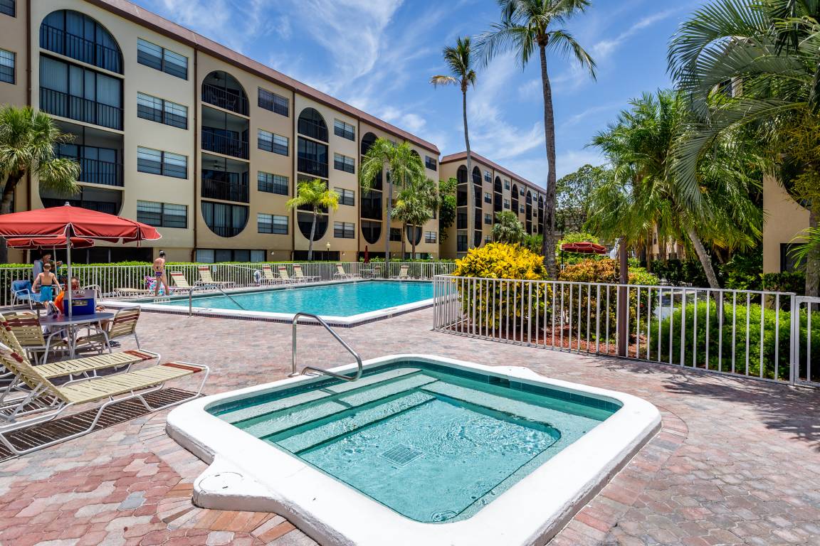 Condo ∙ 1 Bedroom ∙ 4 Guests - Marco Island, FL