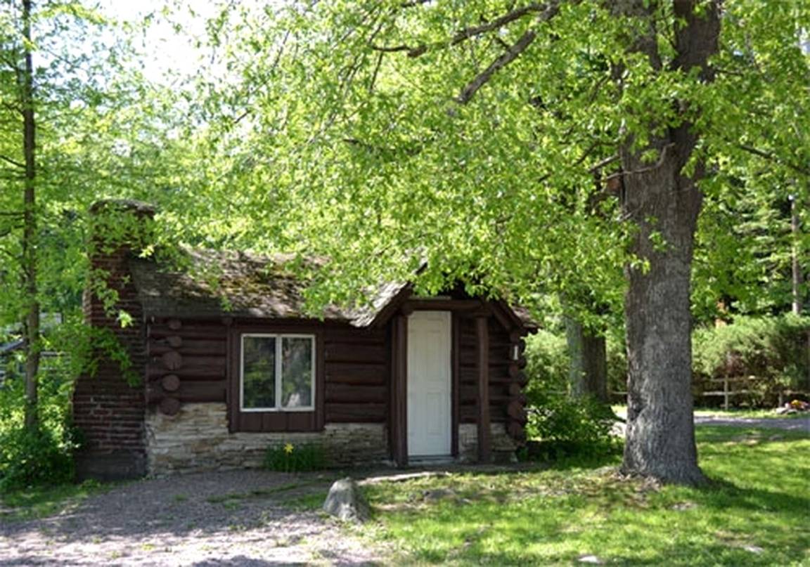 House ∙ 2 Bedrooms ∙ 4 Guests - Nemacolin, PA