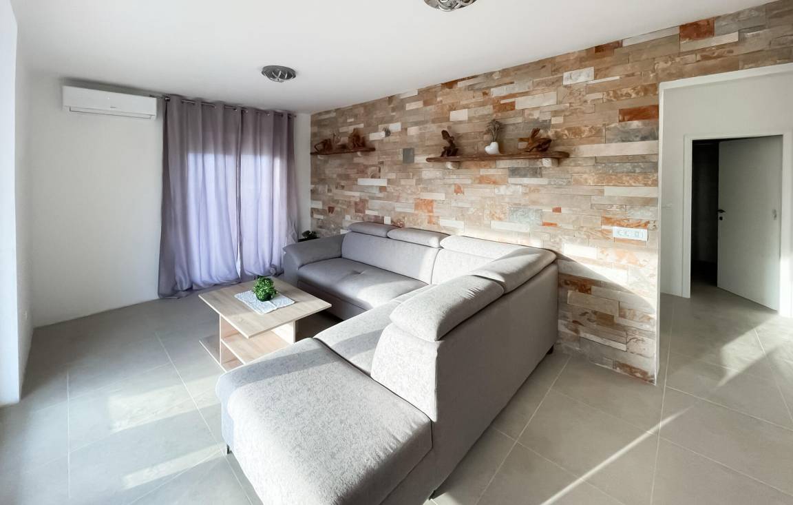 100 M² Ferienwohnung ∙ 2 Schlafzimmer ∙ 6 Gäste - Jelsa