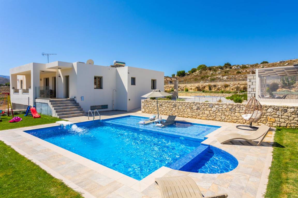 195 M² Villa ∙ 3 Bedrooms ∙ 7 Guests - Plakias