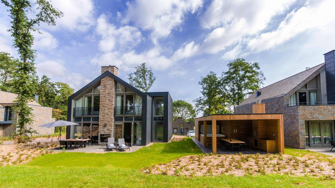 170 M² Villa ∙ 3 Slaapkamers ∙ 6 Gasten - Maastricht