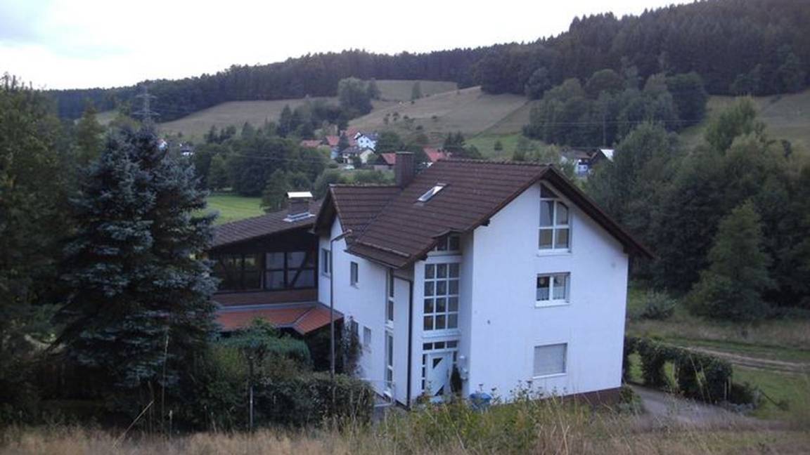 93 M² Ferienwohnung ∙ 2 Schlafzimmer ∙ 5 Gäste - Erbach