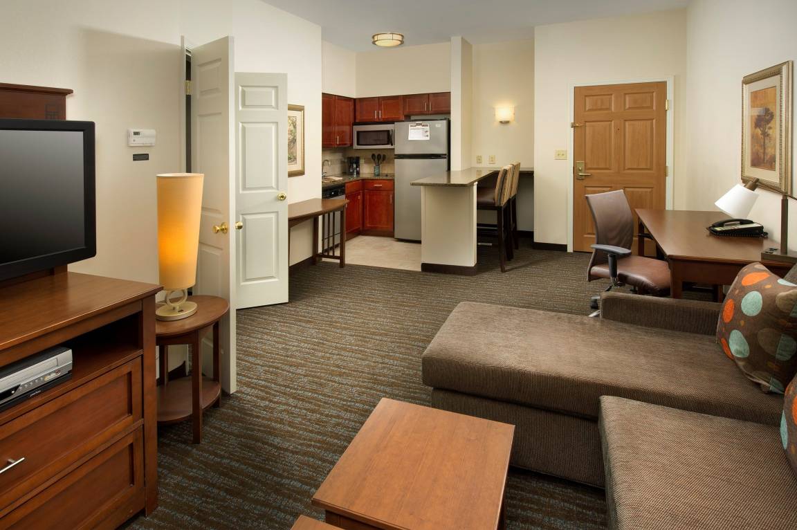 Condo ∙ 2 Bedrooms ∙ 6 Guests - Cary, NC