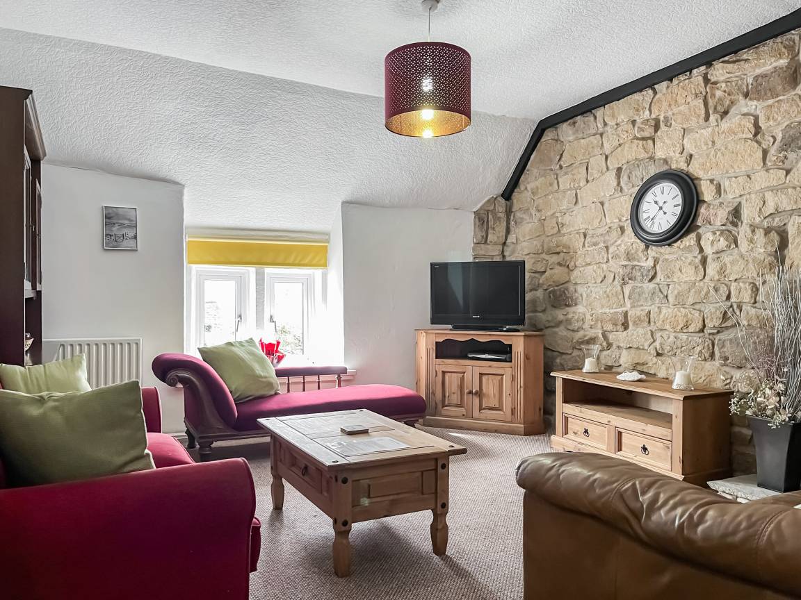 Cottage ∙ 2 Bedrooms ∙ 6 Guests - Chesterfield