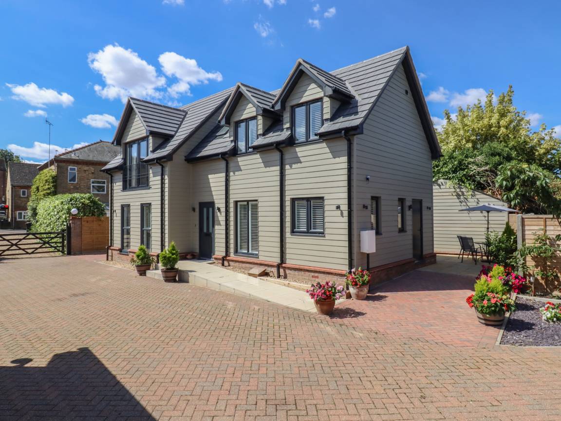 Cottage ∙ 3 Bedrooms ∙ 5 Guests - Ely