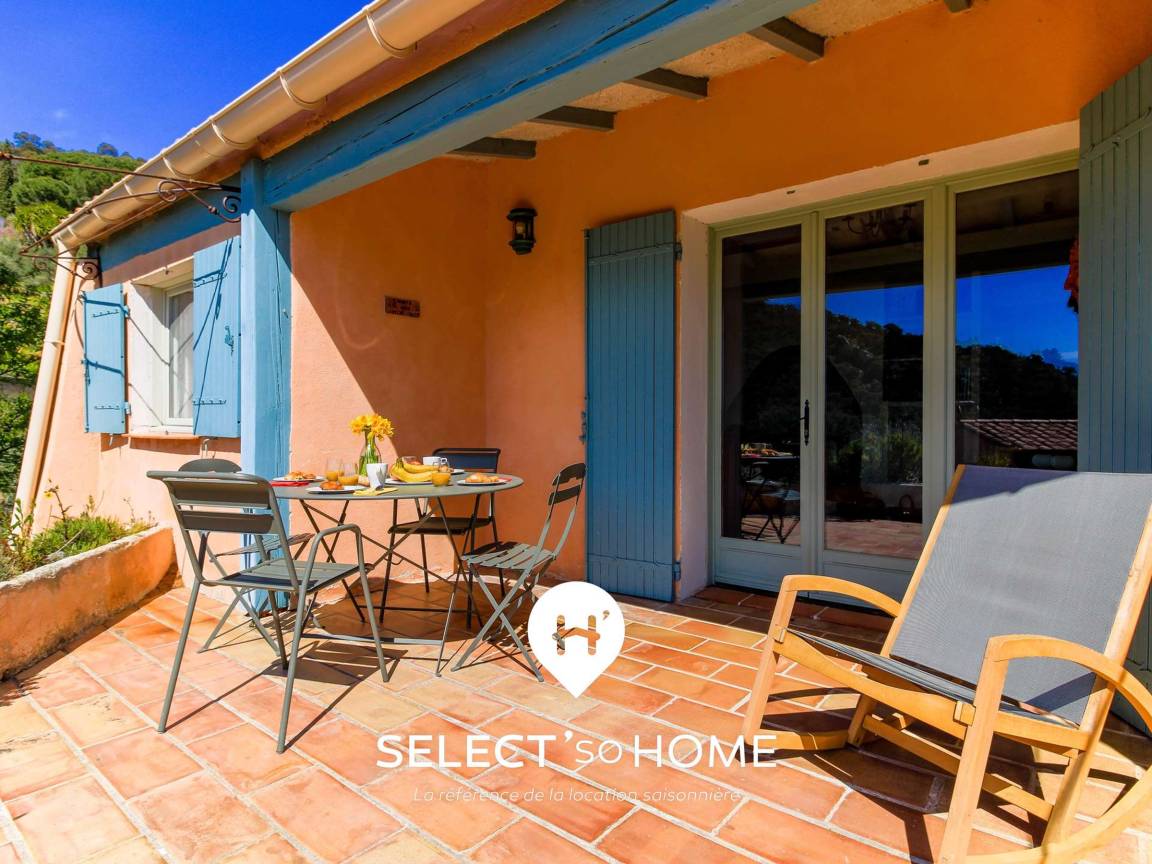 77 M² Maison De Vacances ∙ 6 Chambres ∙ 5 Personnes - Le Lavandou