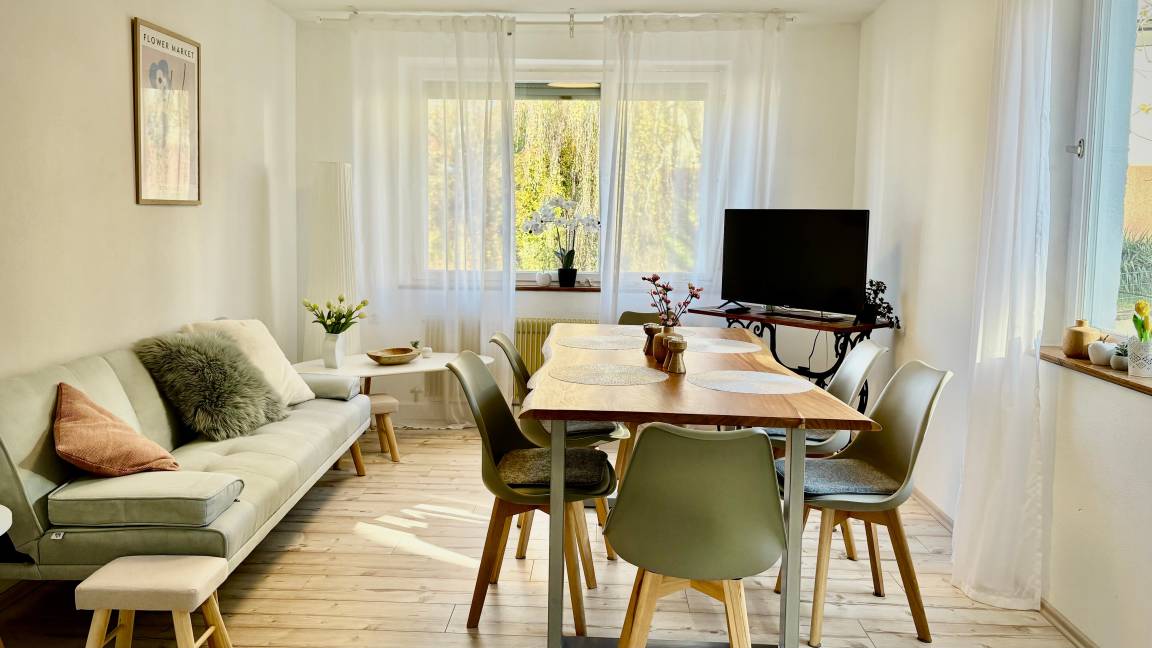 90 M² Ferienwohnung ∙ 3 Schlafzimmer ∙ 7 Gäste - Hechingen