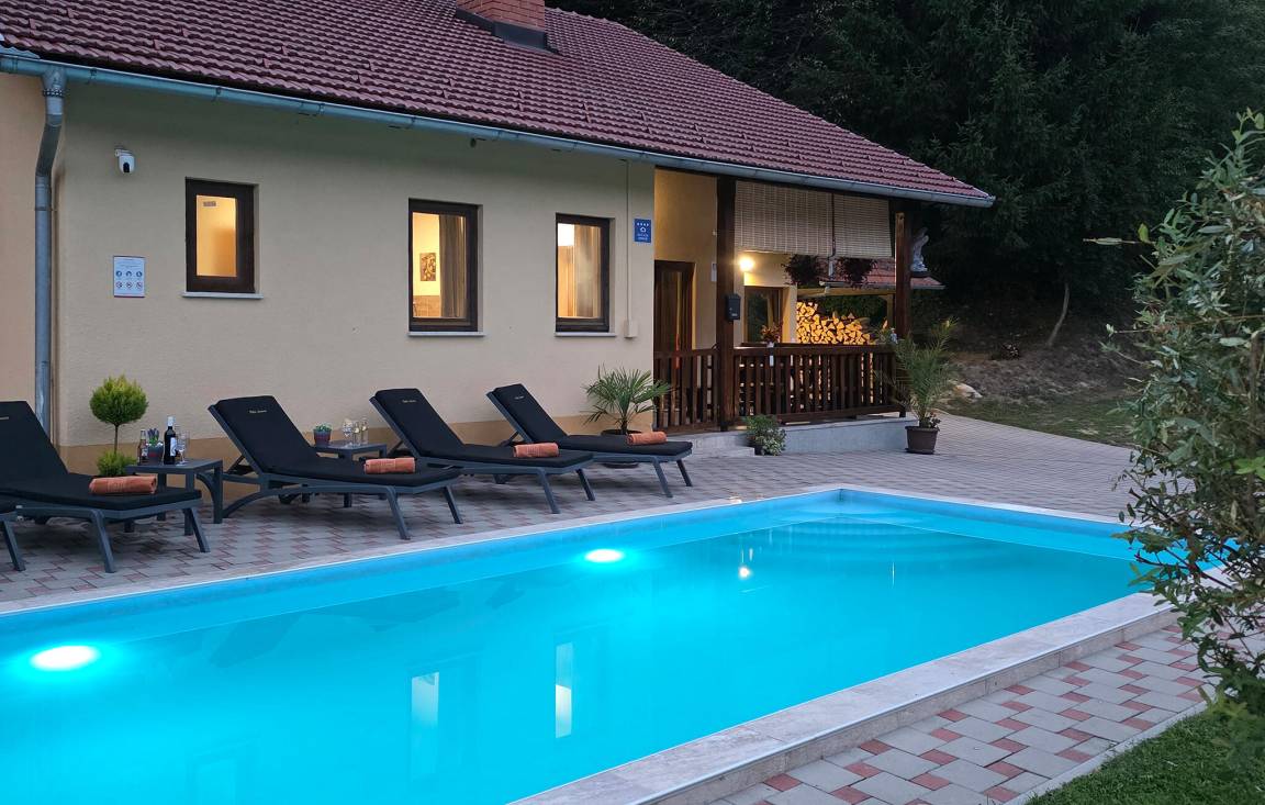 97 M² House ∙ 4 Bedrooms ∙ 10 Guests - Croatia