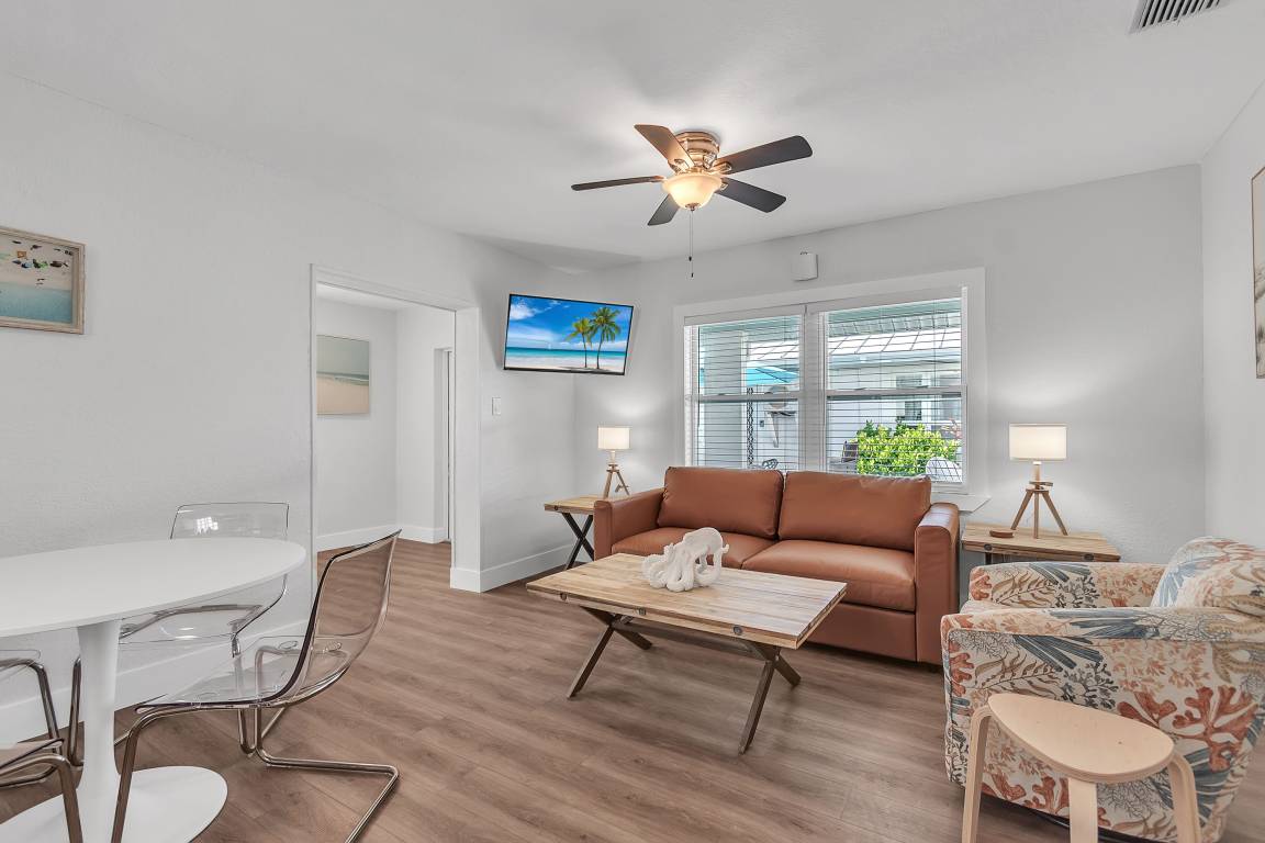 60 M² Condo ∙ 2 Bedrooms ∙ 5 Guests - Treasure Island, FL