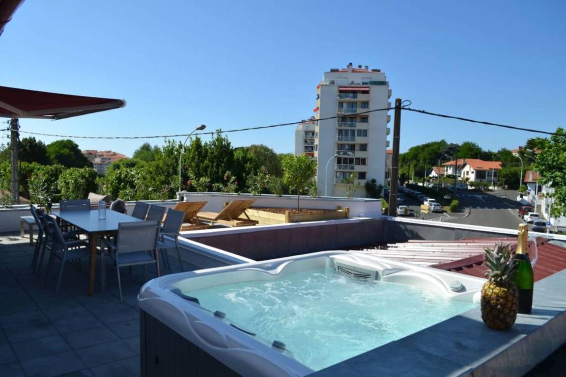 70 M² Appartement ∙ 3 Chambres ∙ 6 Personnes - Biarritz